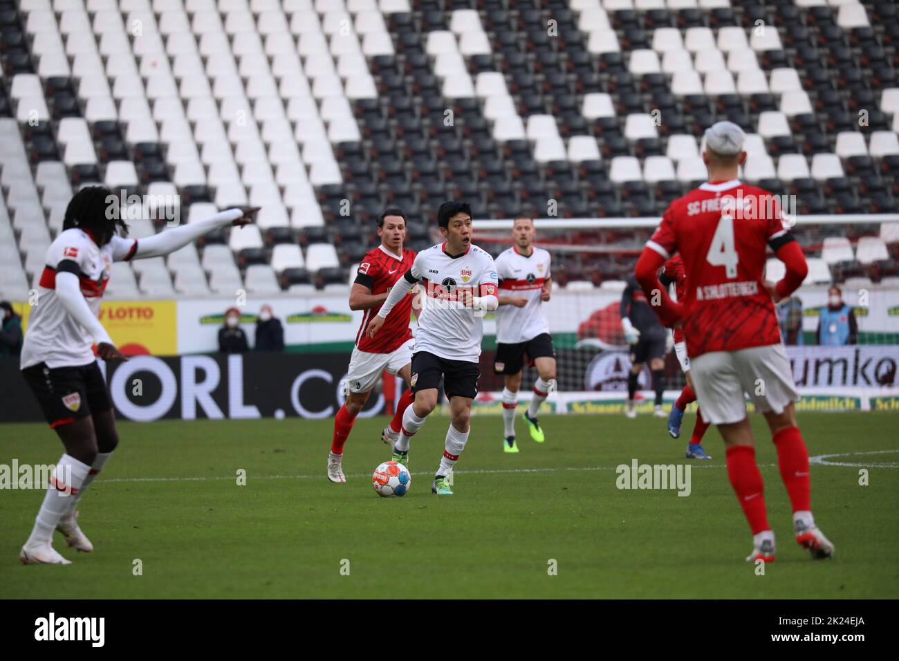 Wataru endo vfb stuttgart -Fotos und -Bildmaterial in hoher Auflösung ...