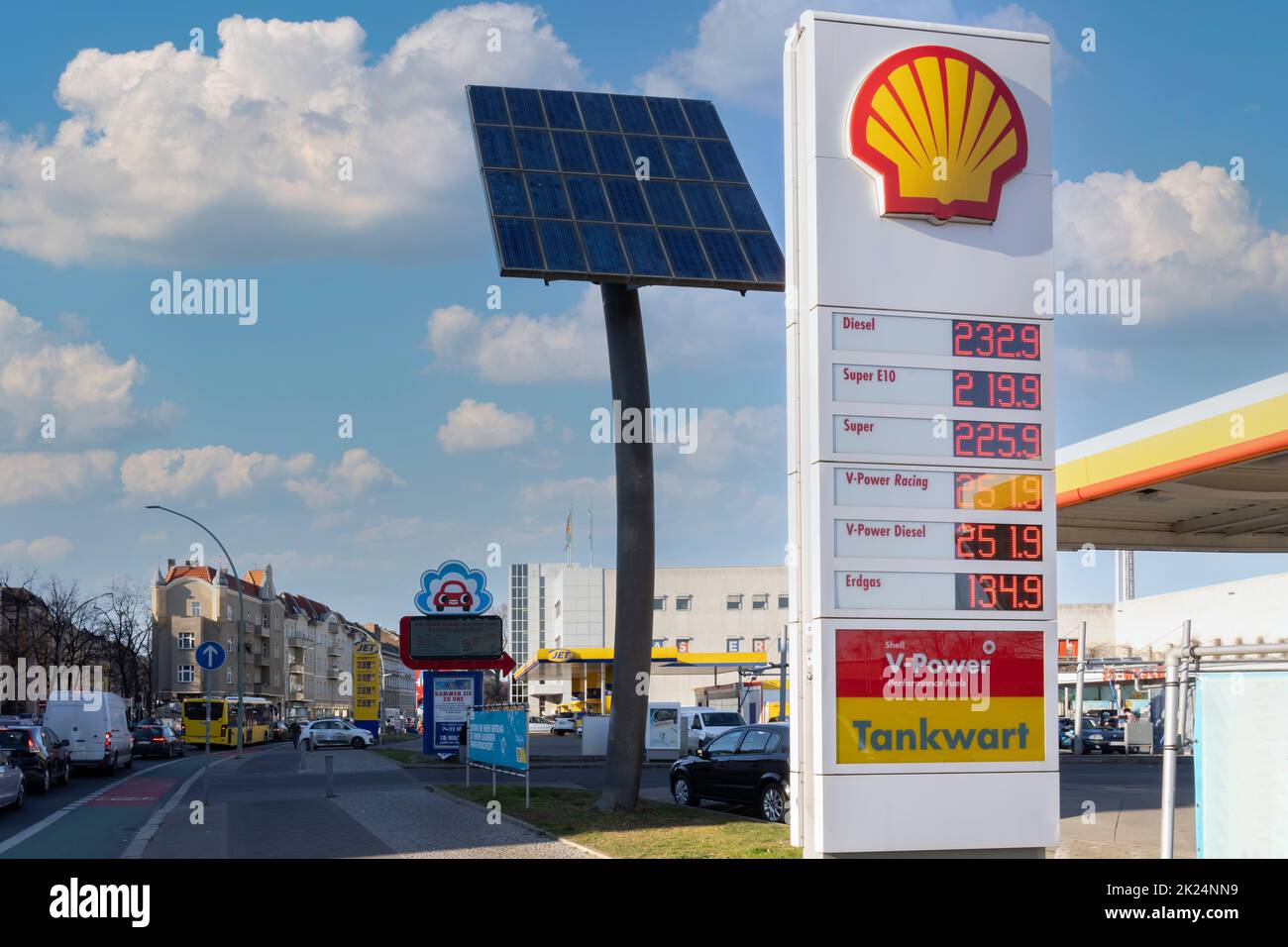 Aktuelle Preise an Tankstellen in Berlin. An den Tankstellen in Berlin ...