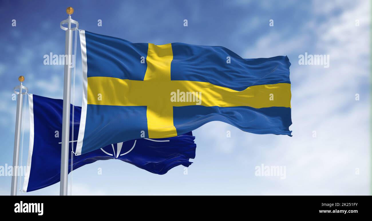 Stockholm, Schweden, Mai 2022: Die Nationalflagge Finnlands winkt mit ...