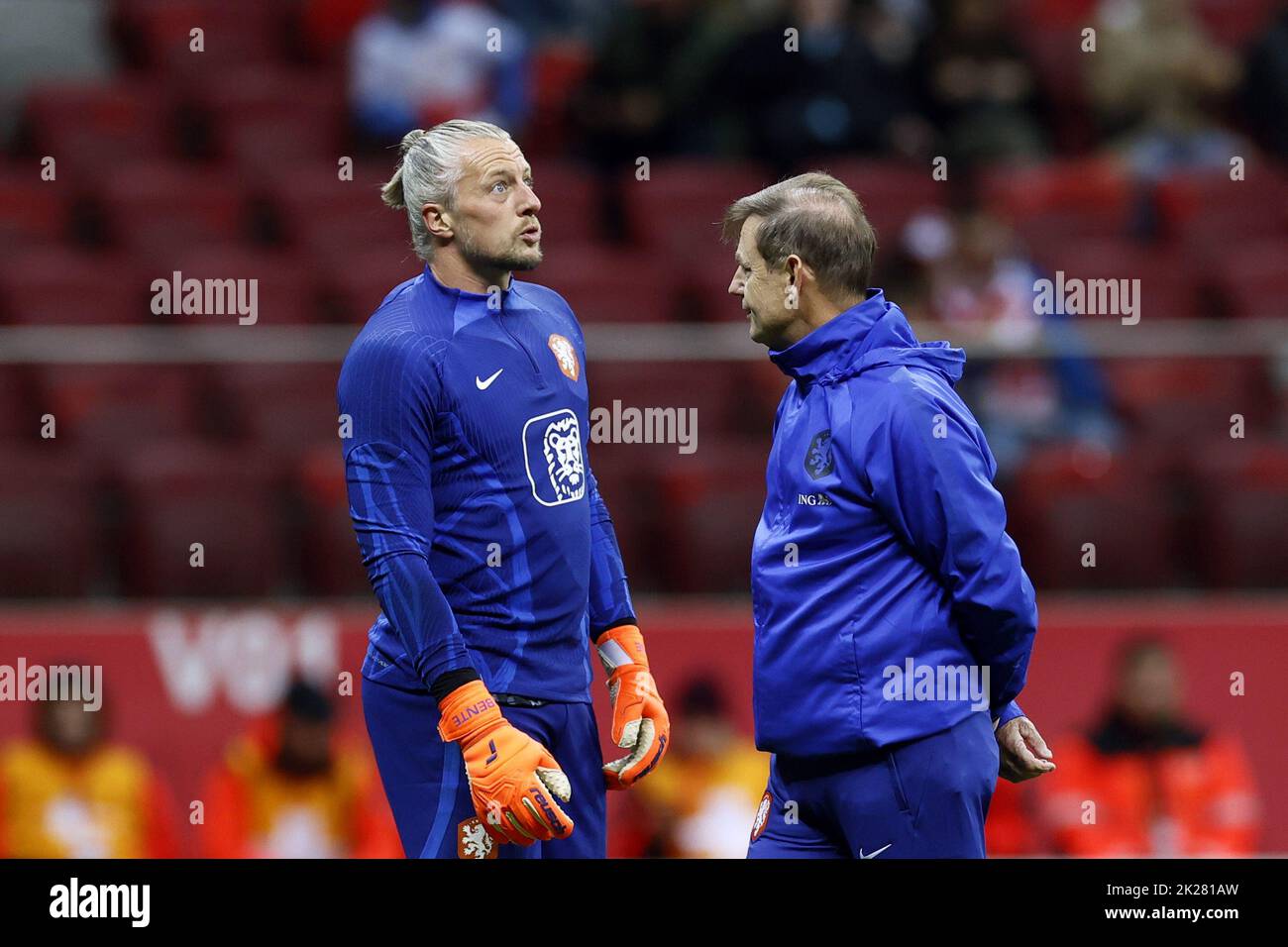 WARSCHAU - (lr) Holland-Torwart Remko Pasveer, Holland-Torwarttrainer ...