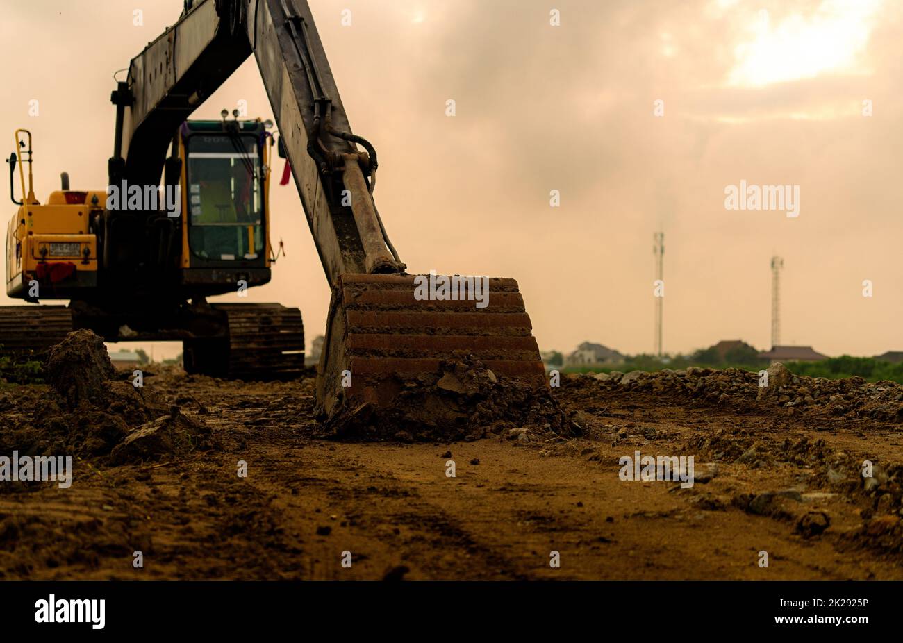 Baggerlader nach dem Ausheben von Erde auf Baustelle geparkt ...