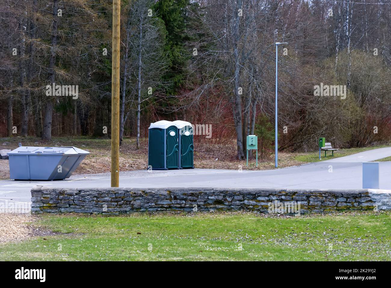 Parkplatz Mit Toilette