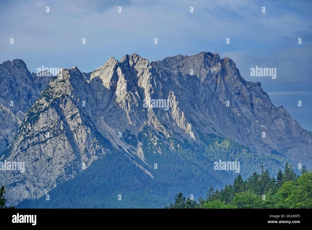 Garmisch partenkirchener landschaft -Fotos und -Bildmaterial in hoher ...