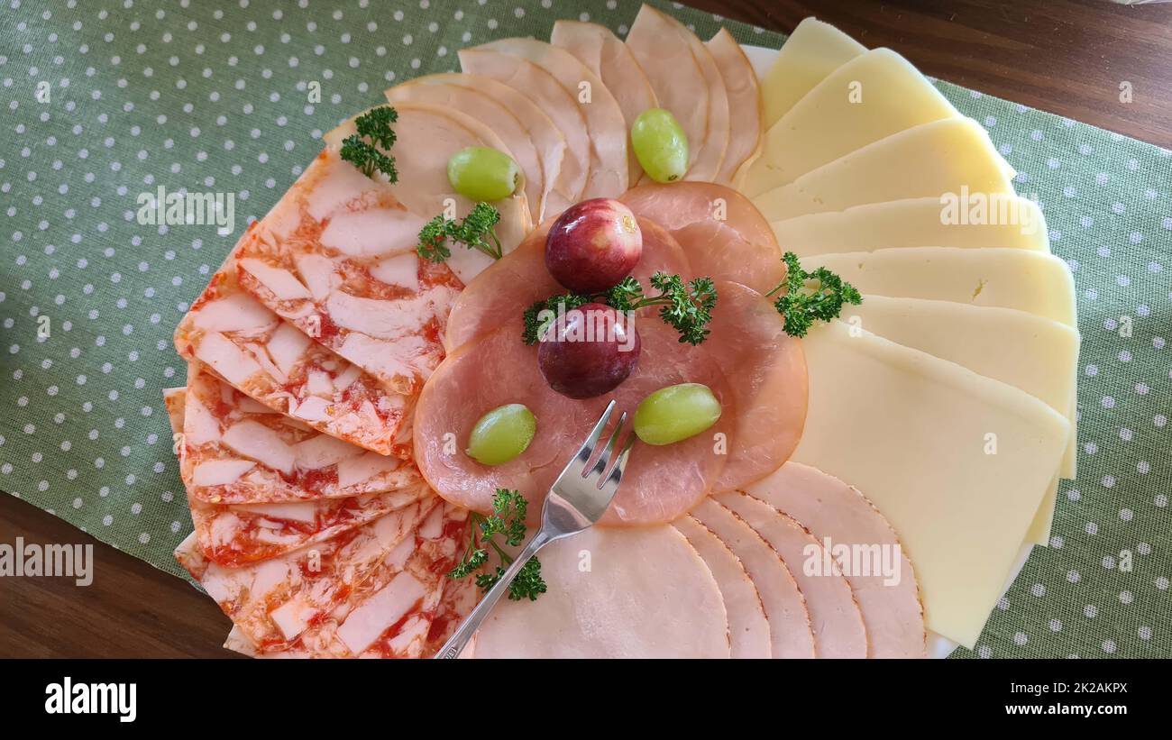 Wurst käseplatte -Fotos und -Bildmaterial in hoher Auflösung – Alamy
