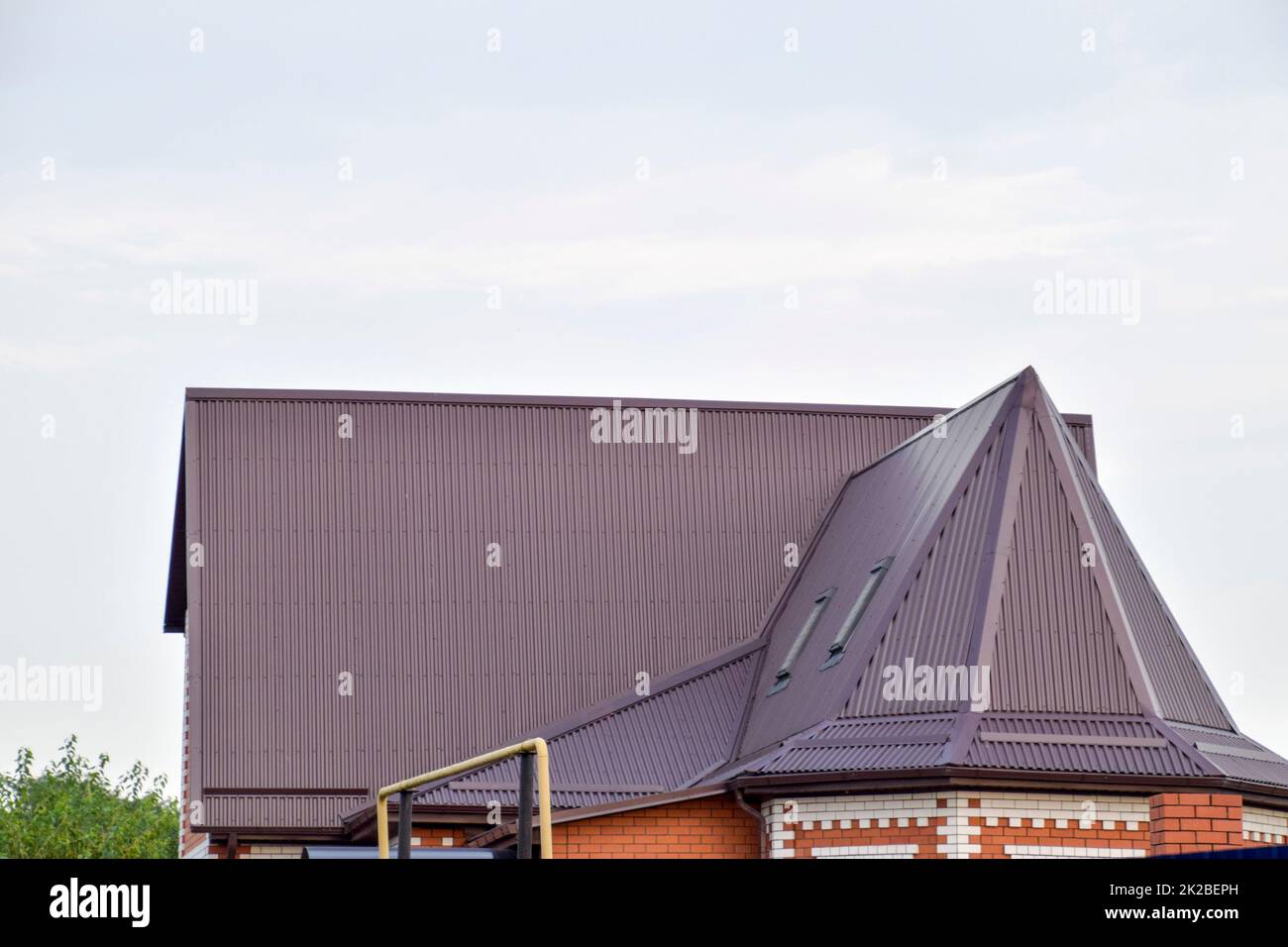 Trapezoidal sheet metal -Fotos und -Bildmaterial in hoher Auflösung – Alamy