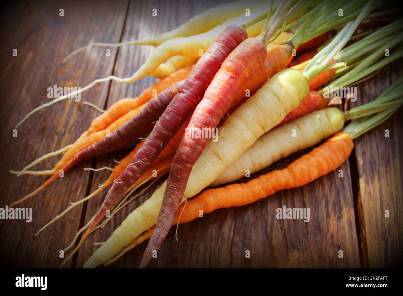 Rustikale karotten -Fotos und -Bildmaterial in hoher Auflösung – Alamy