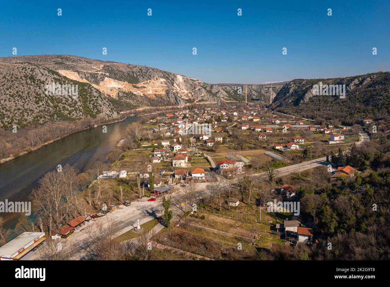 Luftaufnahme des Dorfes Pocitelj in der Gemeinde Capljina in Bosnien ...