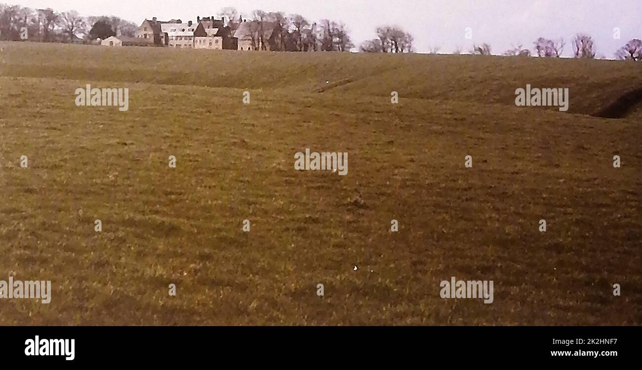 Eine alte Momentaufnahme von Sneaton Castle Fields, Castle Park, Whitby ...