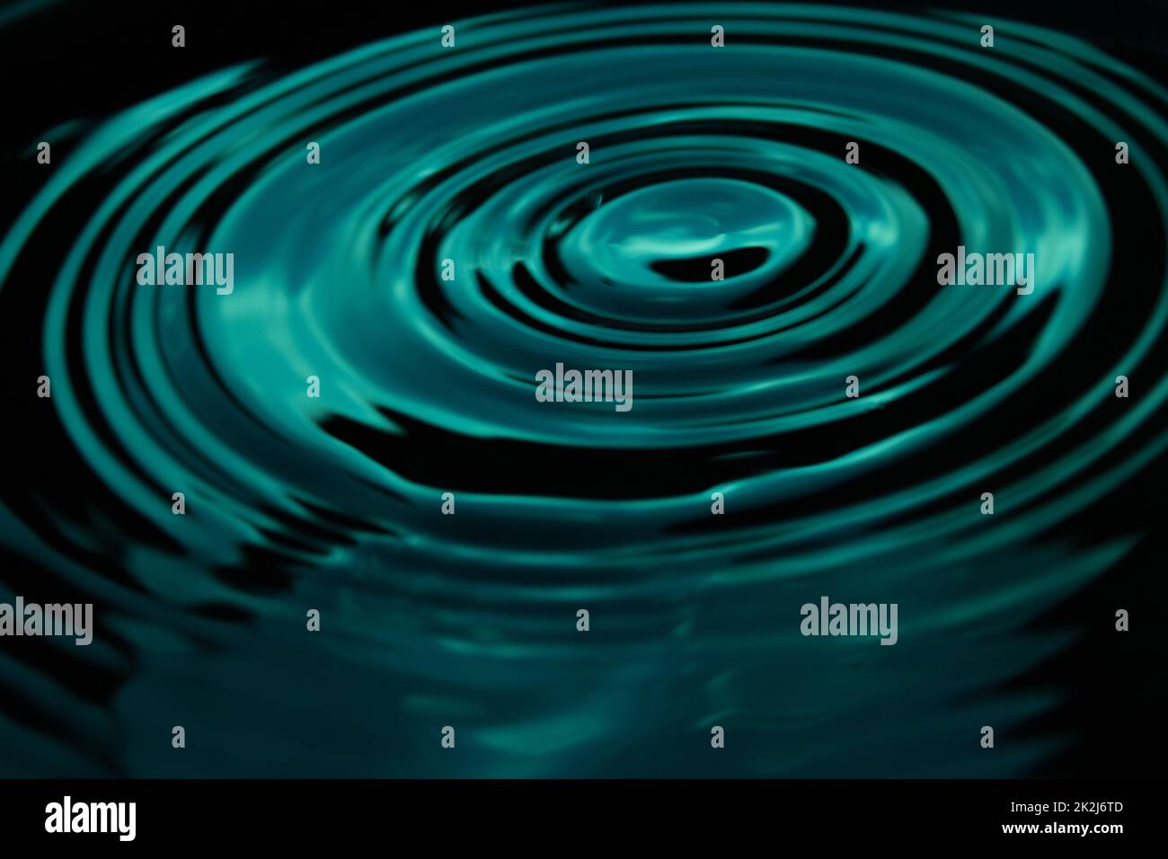 Welle kreise wasser -Fotos und -Bildmaterial in hoher Auflösung – Alamy