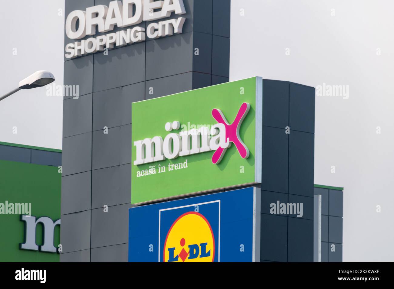 Moemax momax logo -Fotos und -Bildmaterial in hoher Auflösung – Alamy