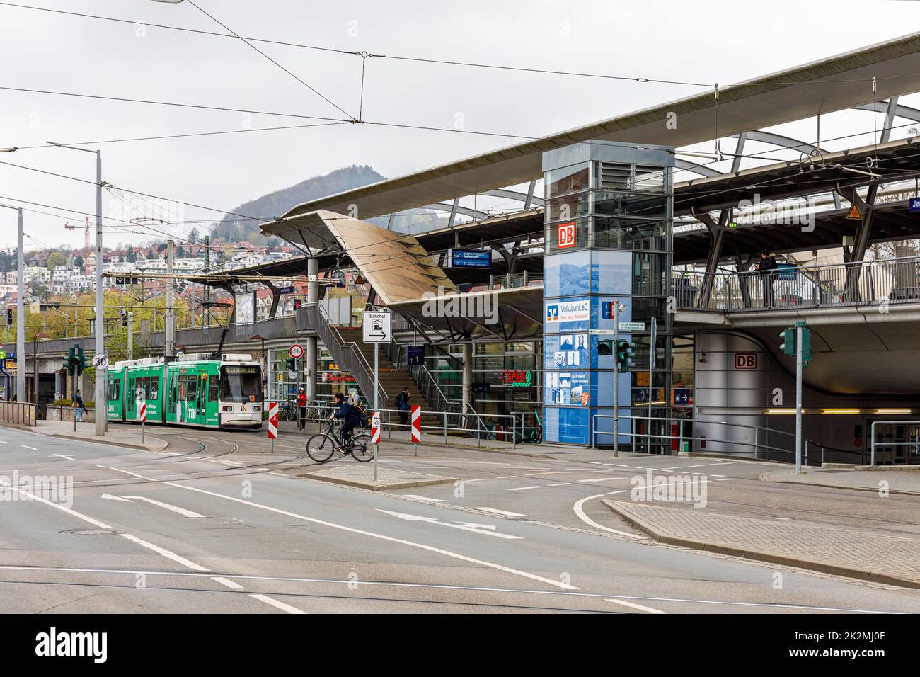 Haltepunkt jena paradies -Fotos und -Bildmaterial in hoher Auflösung ...