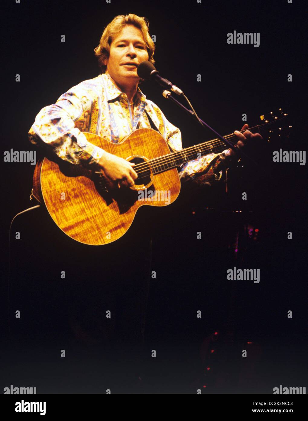 JOHN DENVER ; Live in der Royal Albert Hall, London, UK ; Februar 1997 ...