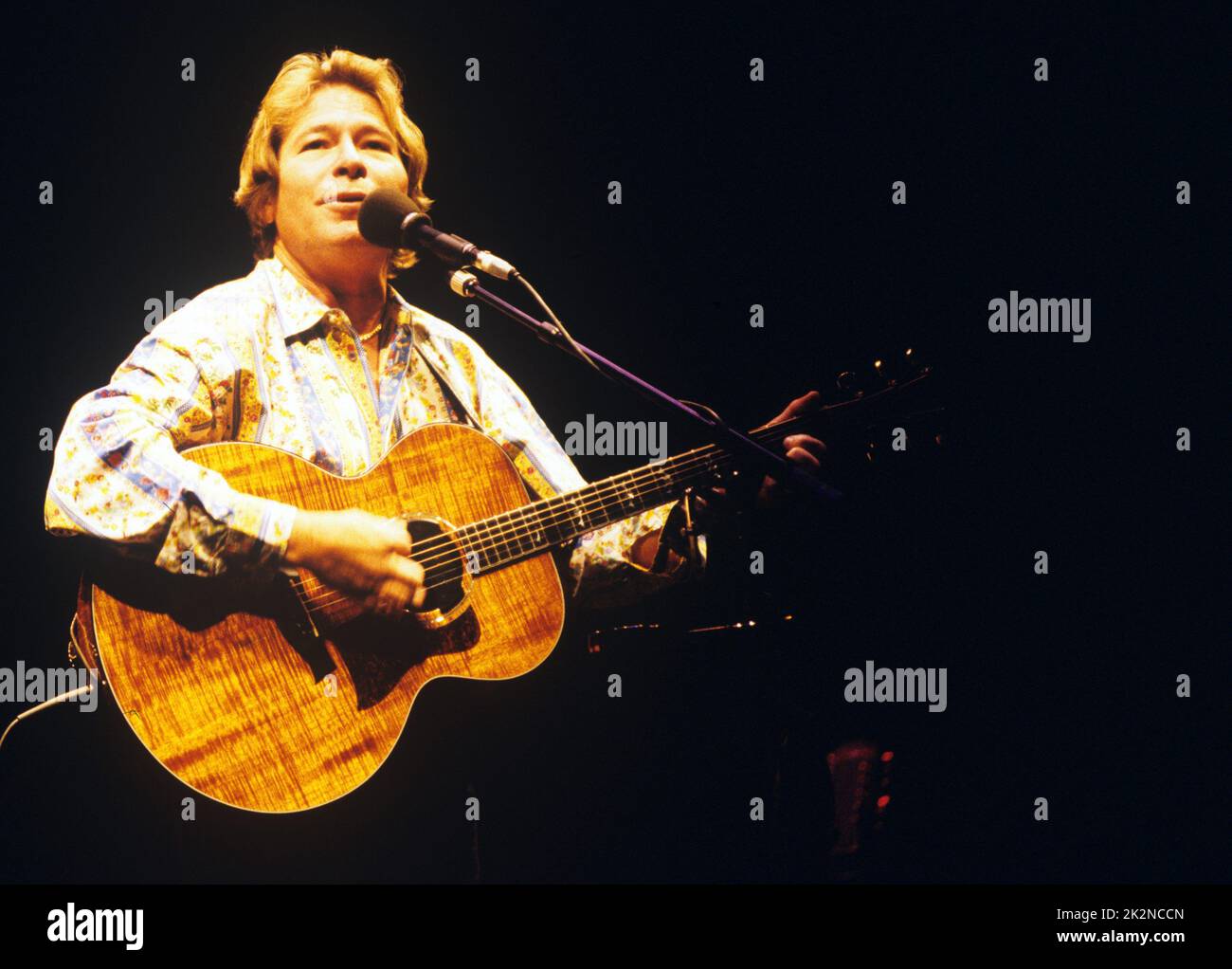 JOHN DENVER ; Live in der Royal Albert Hall, London, UK ; Februar 1997 ...