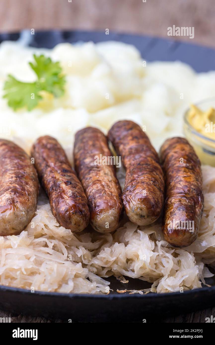 Nuremberg grilled sausage -Fotos und -Bildmaterial in hoher Auflösung – Alamy