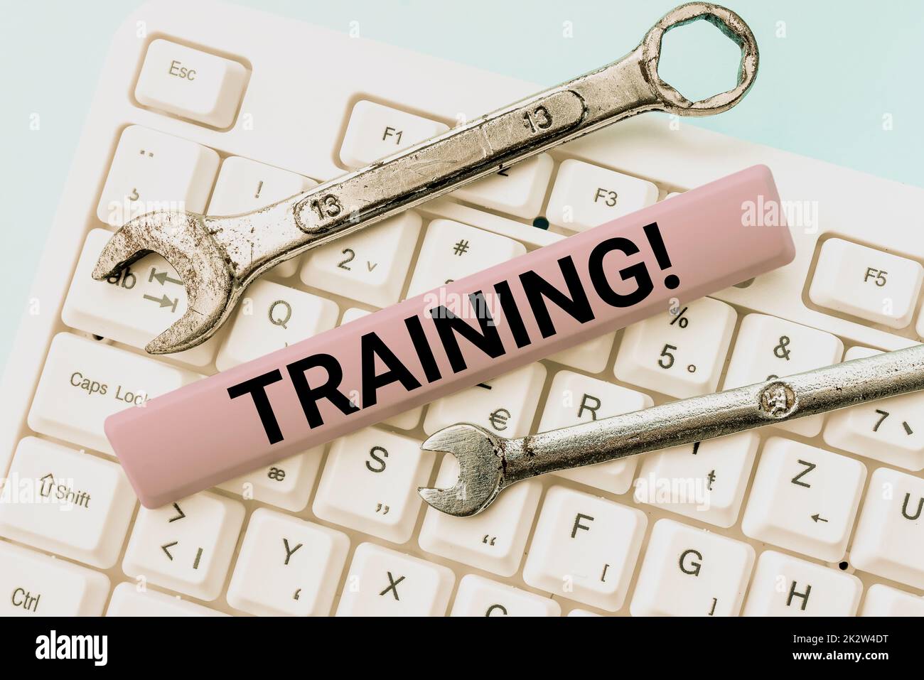 Inspiration mit Schild Training. Geschäftsidee eine Aktivität trat auf ...