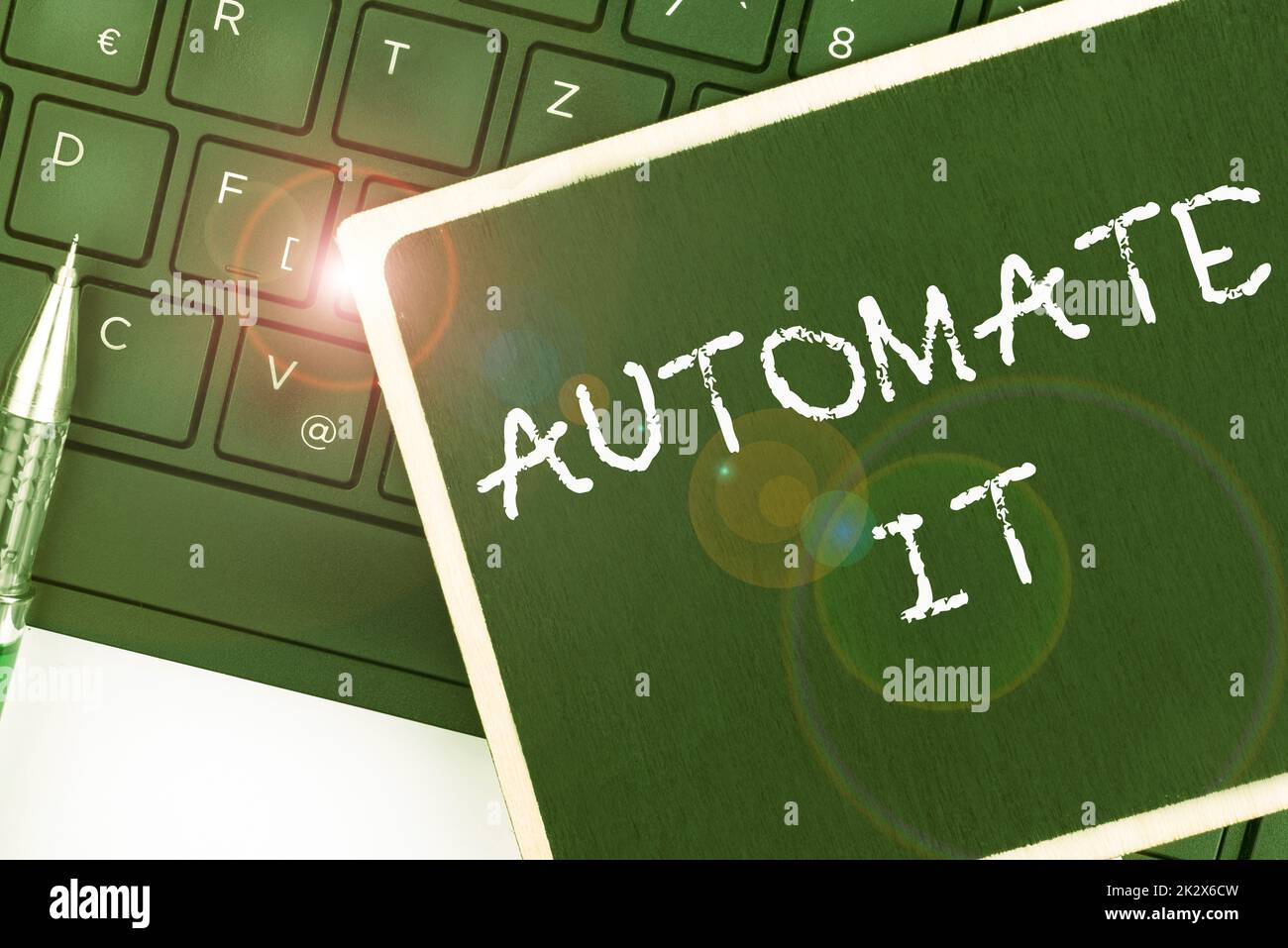 Schild mit Anzeige von Automate IT. Geschäftsidee, Prozess oder Anlage ... Schild mit Anzeige von Automate IT. Geschäftsidee, Prozess oder Anlage ...