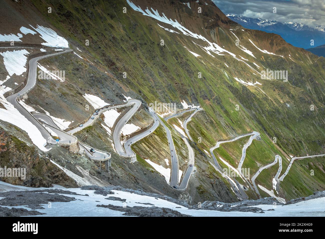 Stilfser Joch Pass, beeindruckende dramatische Straße in den ...