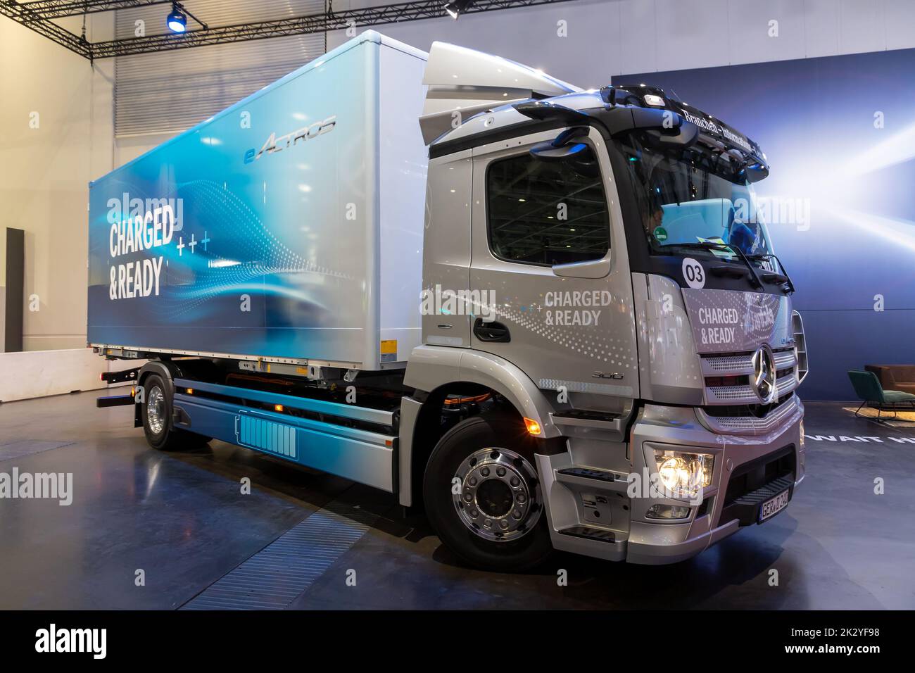 Mercedes Benz eActros 300 Traktor Elektro-Lkw auf der IAA Hannover ...
