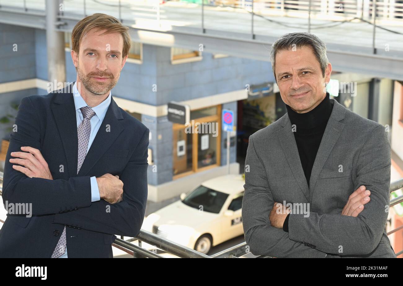 Köln, Deutschland. 22. September 2022. Die Schauspieler Jens hajek (r) und Hugo Grimm lassen ...
