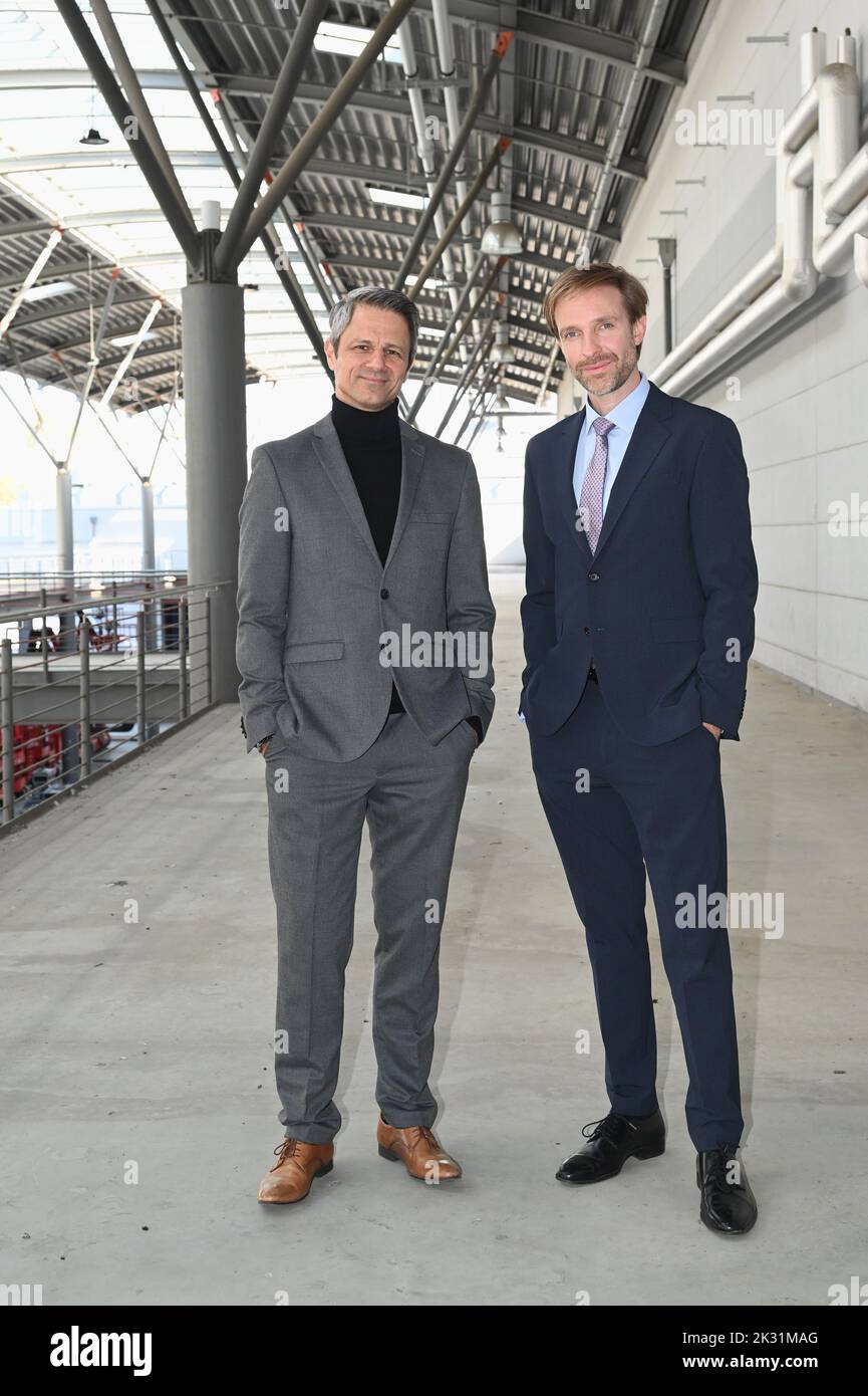 Köln, Deutschland. 22. September 2022. Die Schauspieler Jens hajek (l) und Hugo Grimm lassen ...