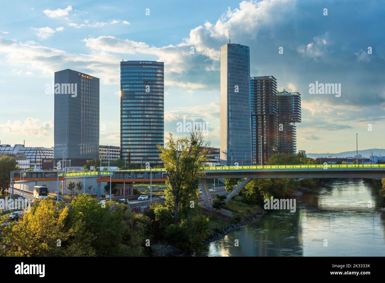Orbi tower -Fotos und -Bildmaterial in hoher Auflösung – Alamy