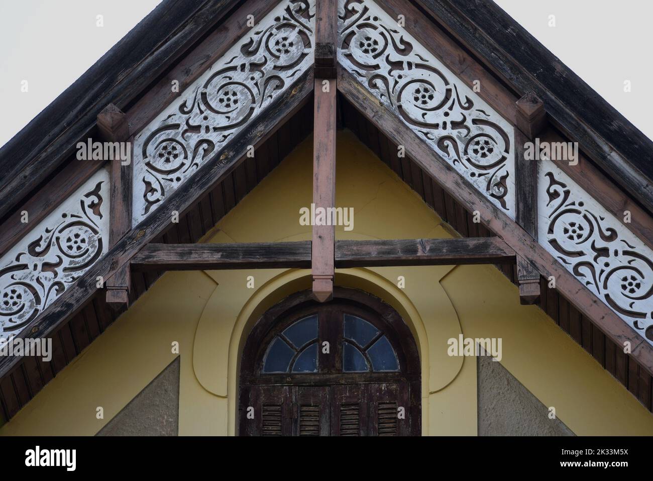 Malerische Fassade des Herrenhauses von Emmanuel Benakis ein ...