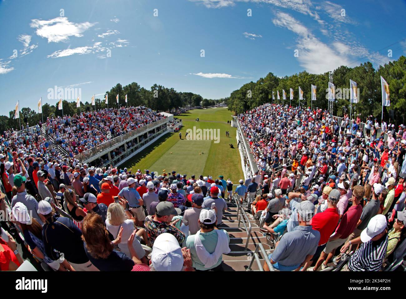 CHARLOTTE, NC - 24. SEPTEMBER: Eine Weitwinkelansicht der Fans in der ...