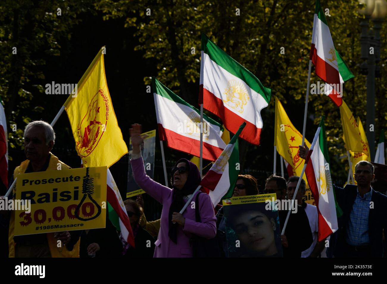 Iranische Amerikaner versammeln sich vor dem Weißen Haus zur ...