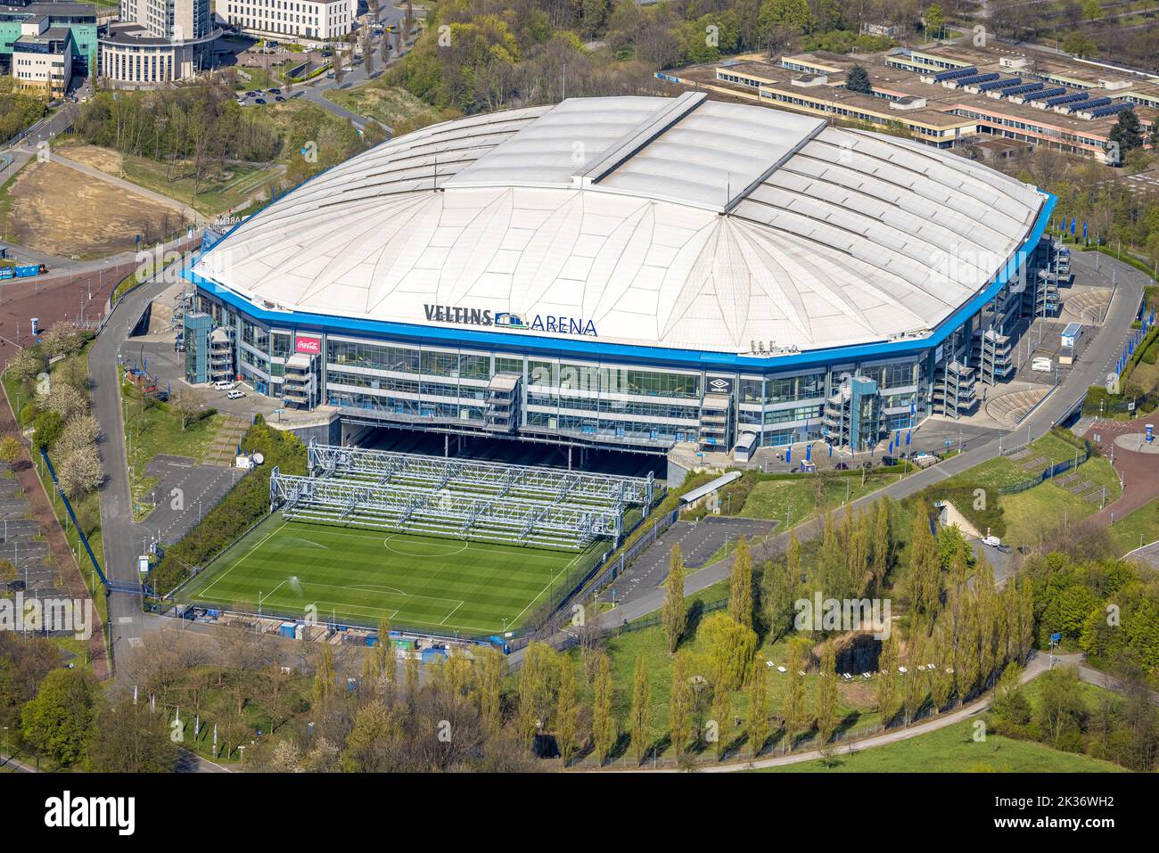 Luftaufnahme, Veltins-Arena Bundesliga-Stadion des FC Schalke 04 mit ... Luftaufnahme, Veltins-Arena Bundesliga-Stadion des FC Schalke 04 mit ...