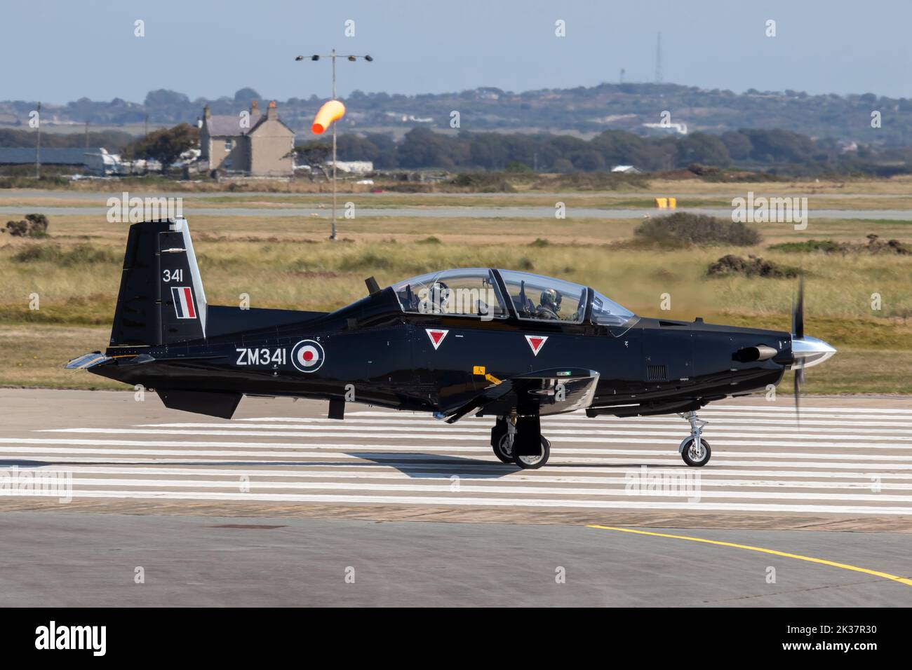 Zm341 beechcraft t 6c texan ii -Fotos und -Bildmaterial in hoher ...