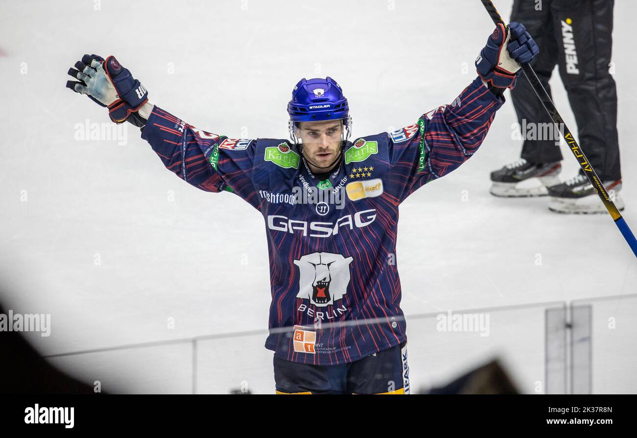 25. September 2022, Berlin: Eishockey: DEL, Eisbären Berlin - Löwen Frankfurt, Hauptrunde ...