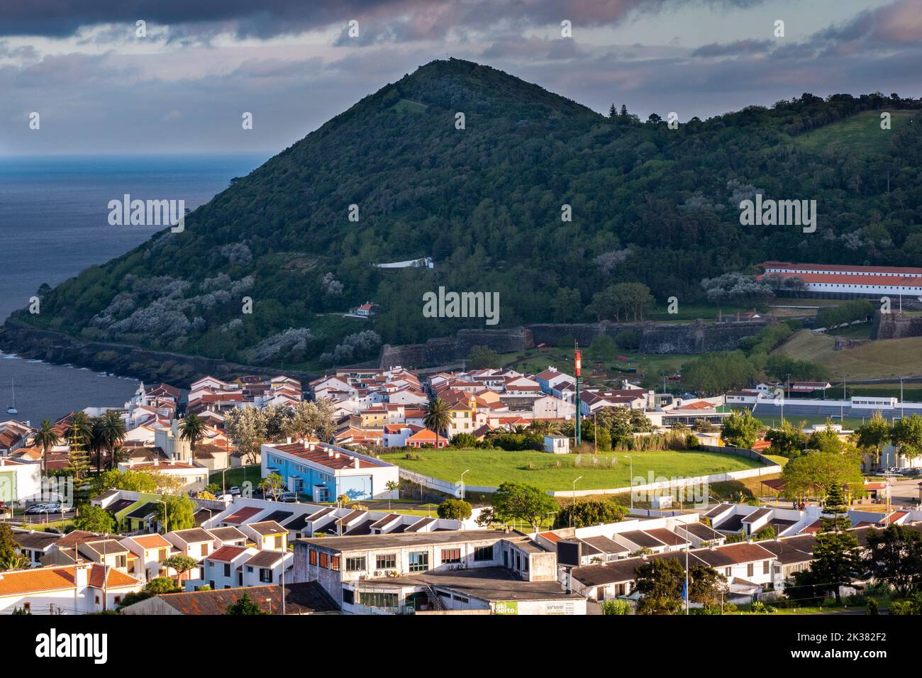 Festung von monte brasil -Fotos und -Bildmaterial in hoher Auflösung ...