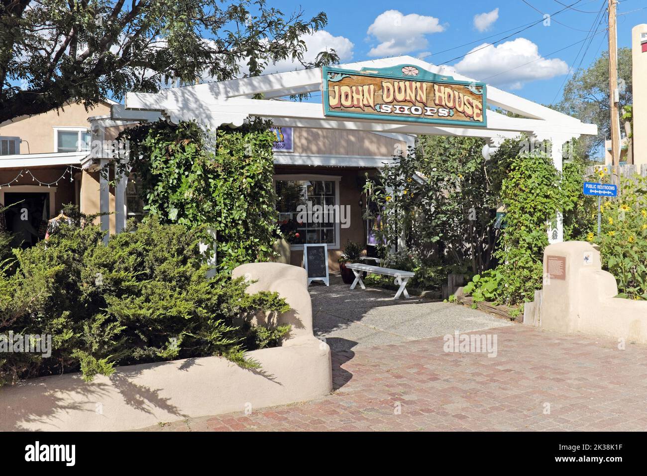 John dunn house shops eingang -Fotos und -Bildmaterial in hoher ...