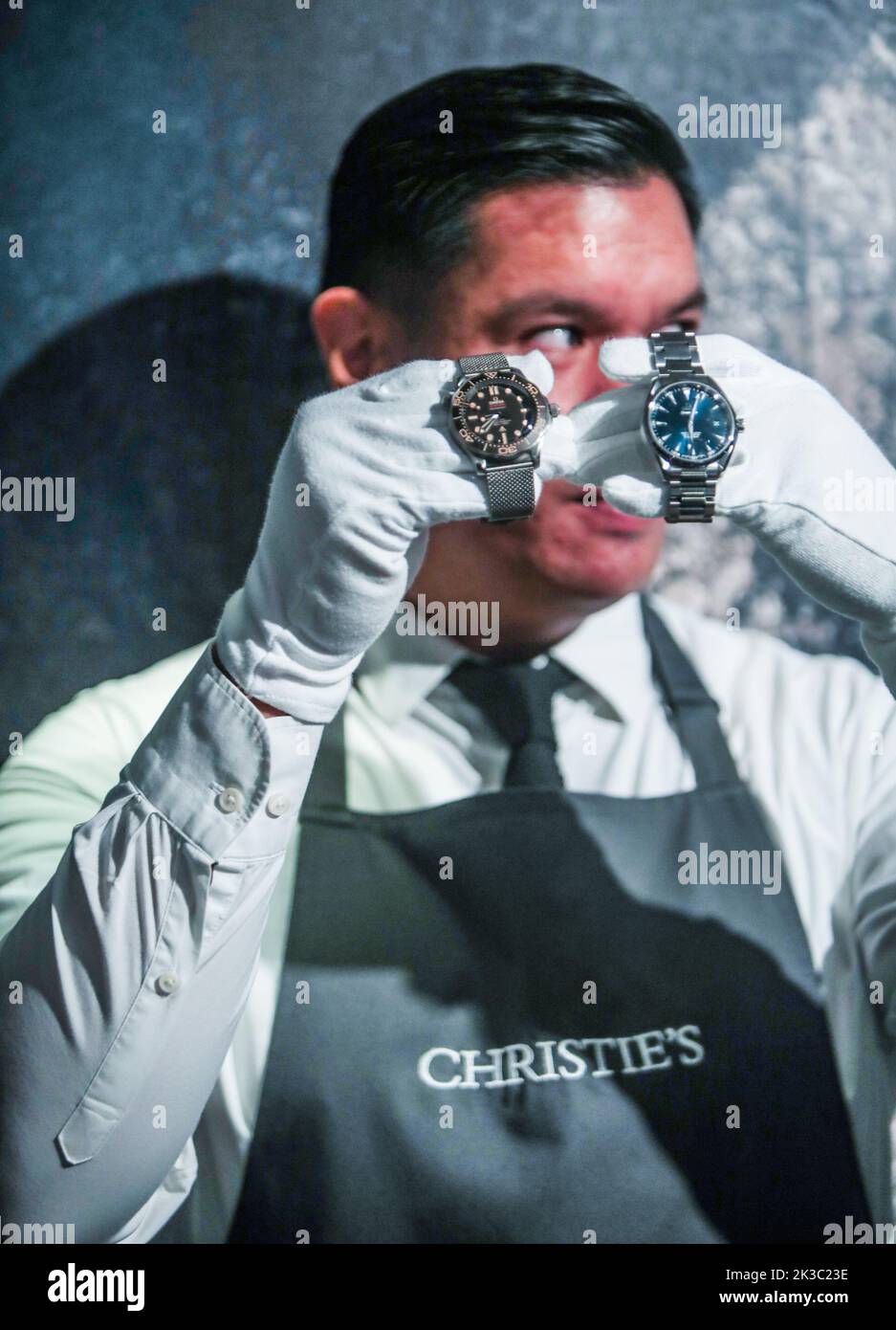 Omega seamaster diver 300m 007 edition -Fotos und -Bildmaterial in ...