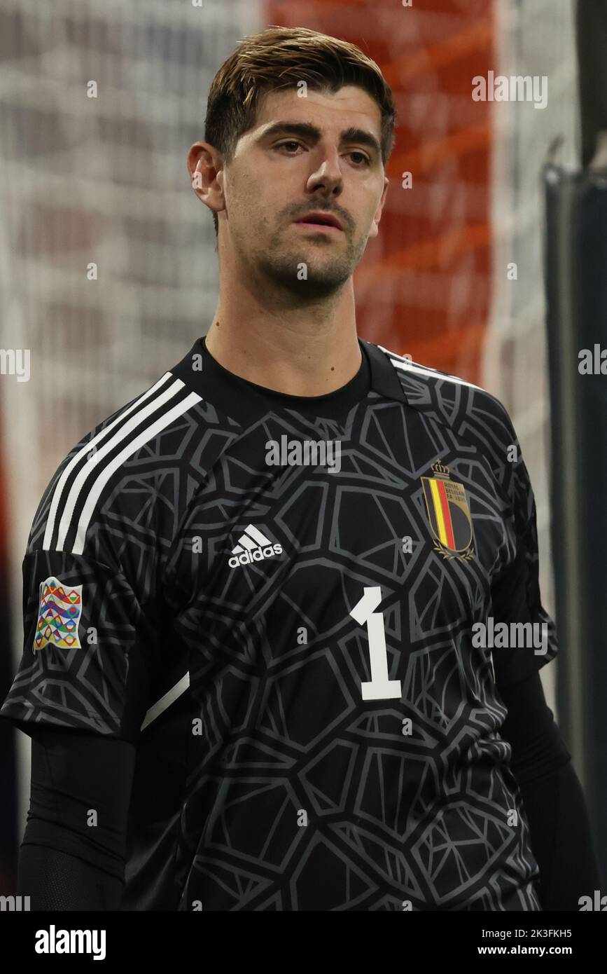 AMSTERDAM, NIEDERLANDE - 25. SEPTEMBER: Torwart Thibaut Courtois aus ...