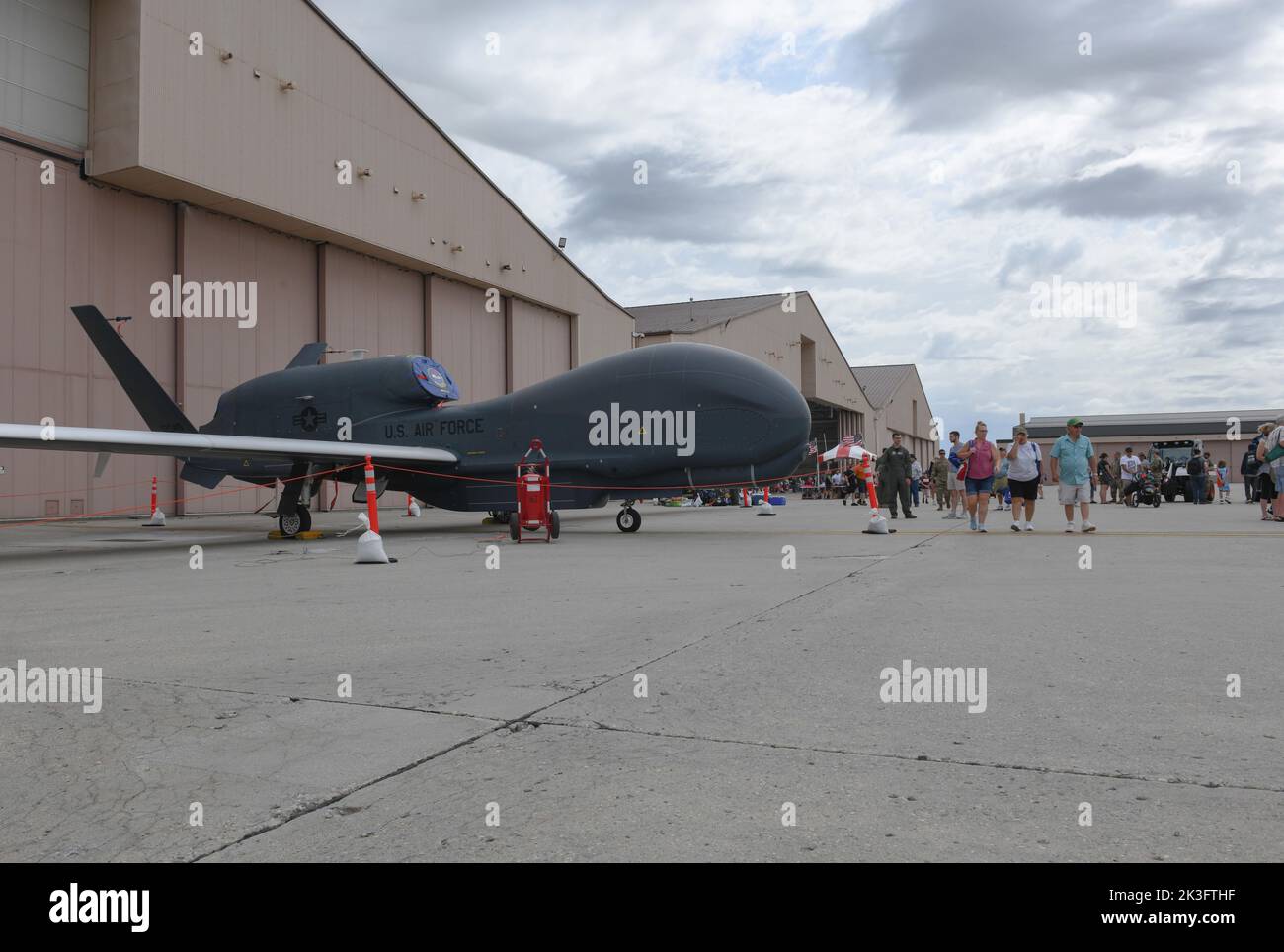 Am Eingang der Northern Thunder Air and Space Expo, 18. Juni 2022, auf der Grand Forks Air Force ...