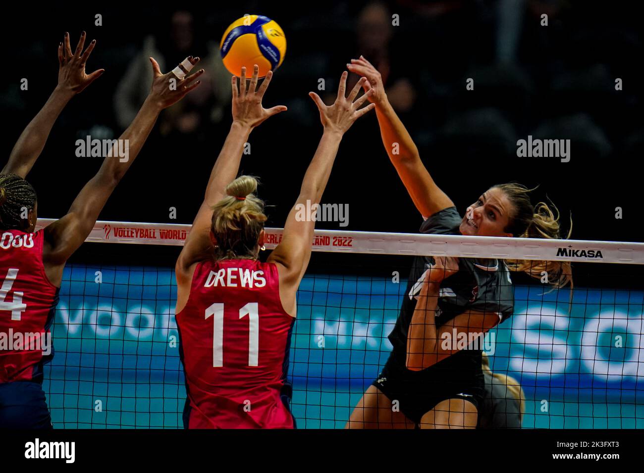 ARNHEM, NIEDERLANDE - 26. SEPTEMBER: Hilary Howe aus Kanada spielt am 4 ...