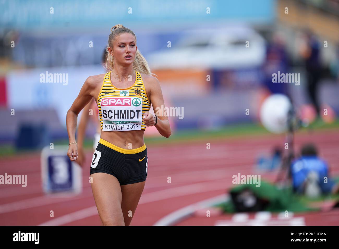 Alica Schmidt nimmt an den 400 Metern der Leichtathletik ...
