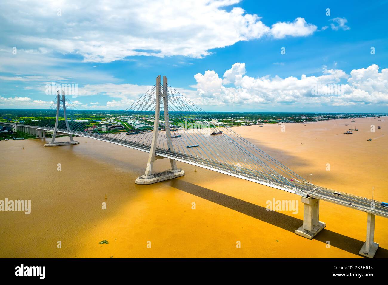 VAM Cong Bridge, Dong Thap, Vietnam, Luftaufnahme. Die VAM Cong Brücke ...