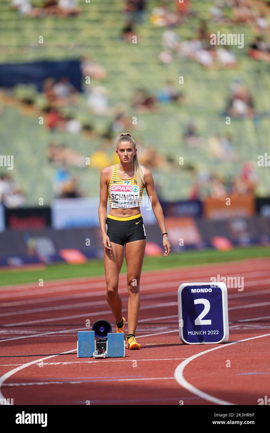 Alica Schmidt nimmt an den 400 Metern der Leichtathletik ...