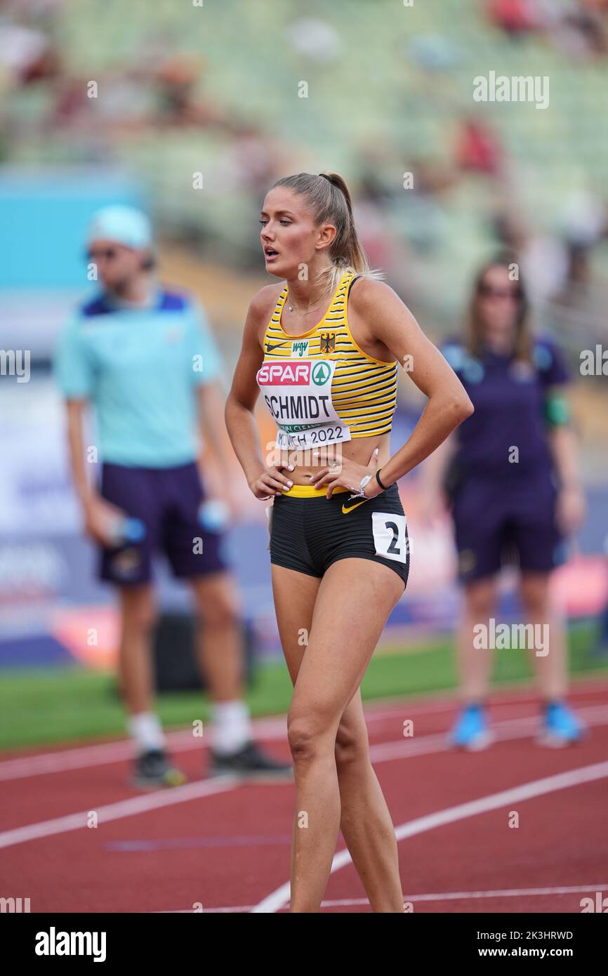 Alica Schmidt nimmt an den 400 Metern der Leichtathletik ...