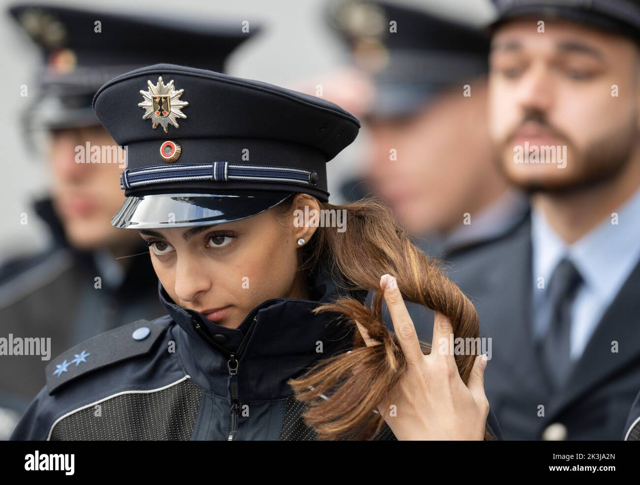 27. September 2022, Hessen, Frankfurt/Main: Zu Beginn der Vereidigung ...