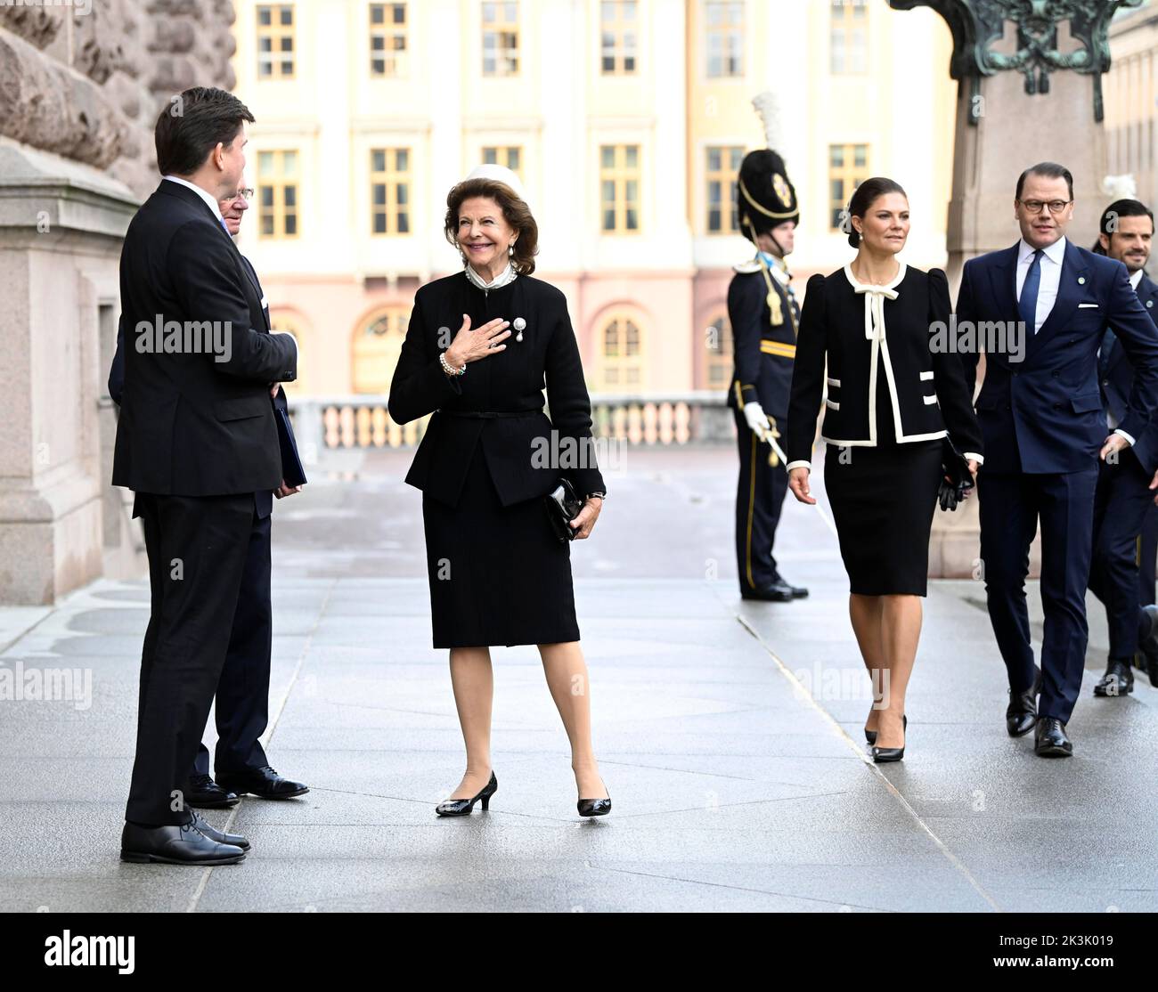 Der Sprecher Andreas Norlén, Königin Silvia, Kronprinzessin Victoria ...