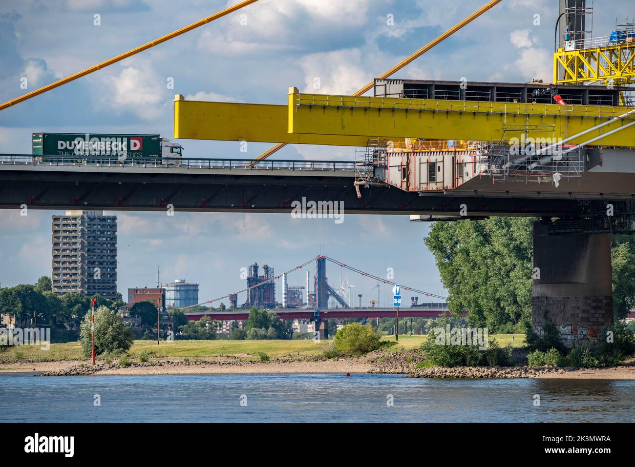 Neubau der Autobahnbrücke Neuenkamp an der A40, über den Rhein bei ...