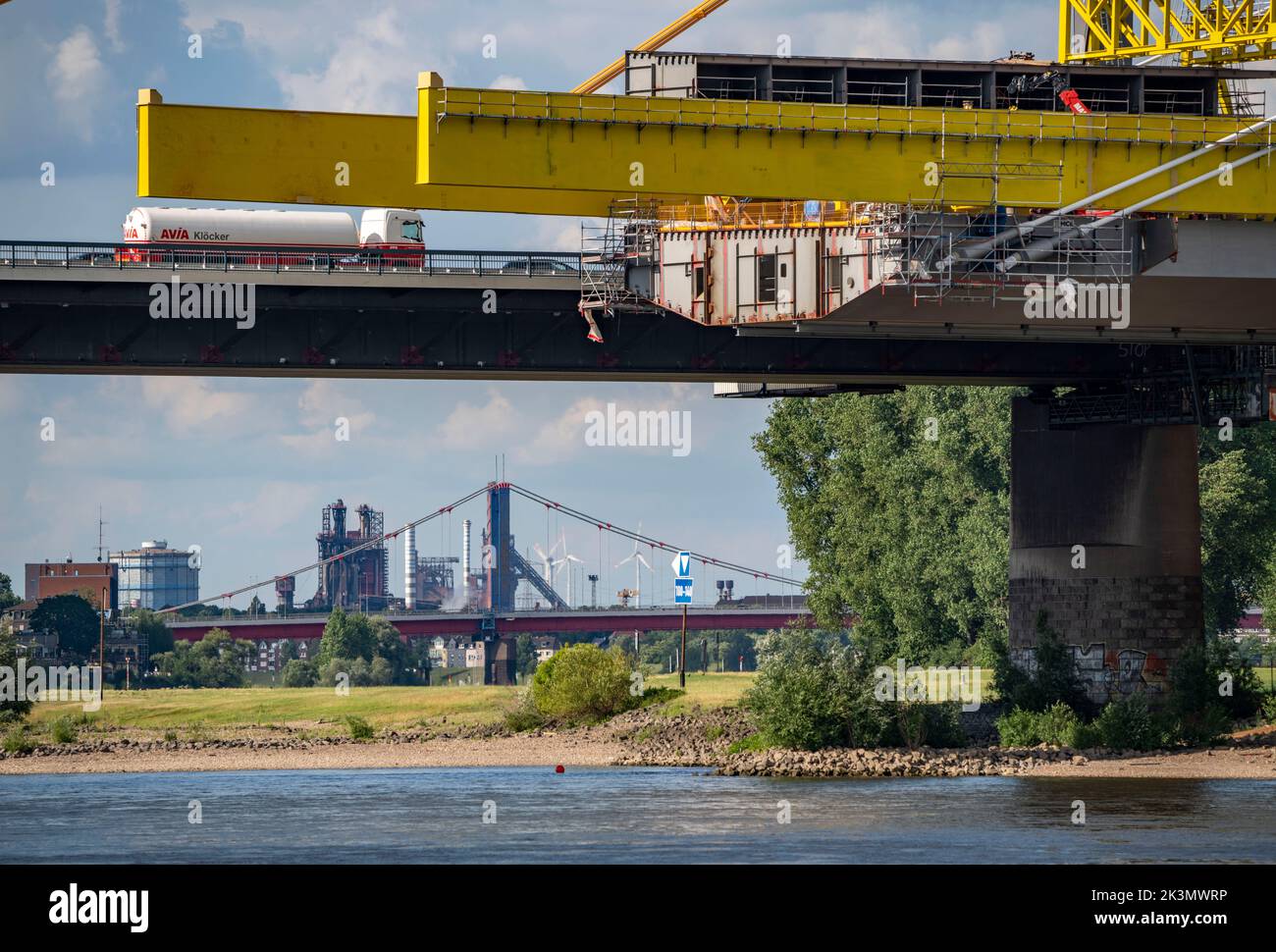 Neubau der Autobahnbrücke Neuenkamp an der A40, über den Rhein bei ...