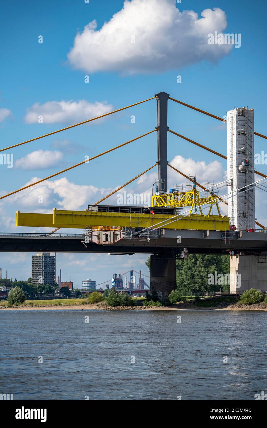 Neubau der Autobahnbrücke Neuenkamp an der A40, über den Rhein bei ...