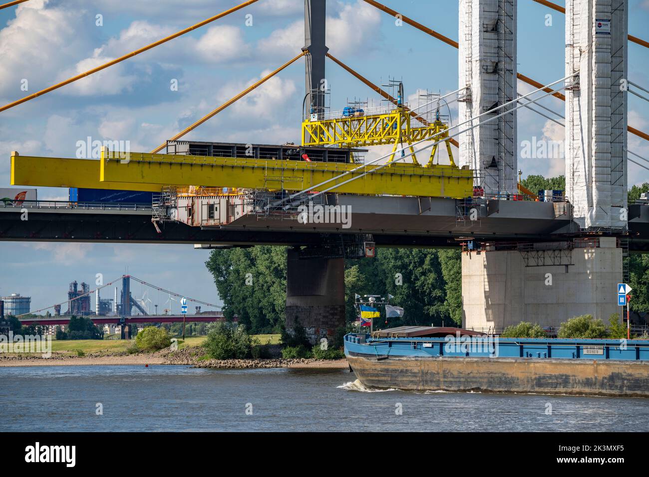 Neubau der Autobahnbrücke Neuenkamp an der A40, über den Rhein bei ...