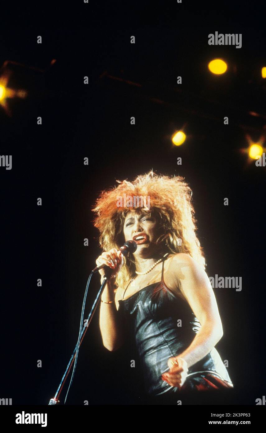 Tina Turner. In Amerika geborene Schweizer Sängerin und Schauspielerin ... Tina Turner. In Amerika geborene Schweizer Sängerin und Schauspielerin ...