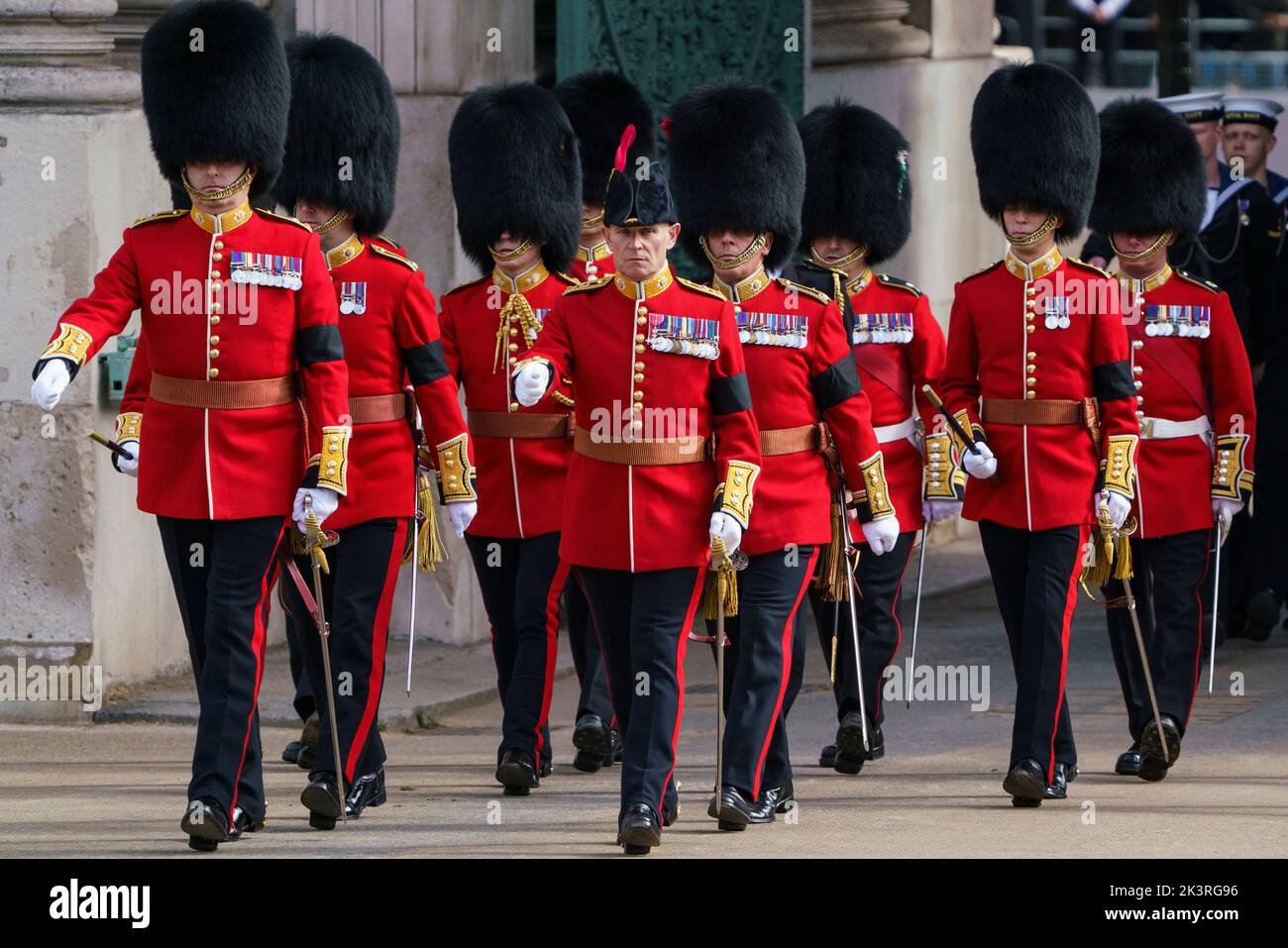 LONDON - 19. SEPTEMBER: Offiziere der Regimenter der britischen Garde ...
