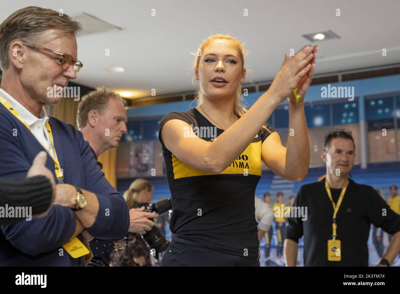 WOLVEGA - Jutta Leerdam während der Teampräsentation des Skating-Teams Jumbo-Visma 2022-2023 ...